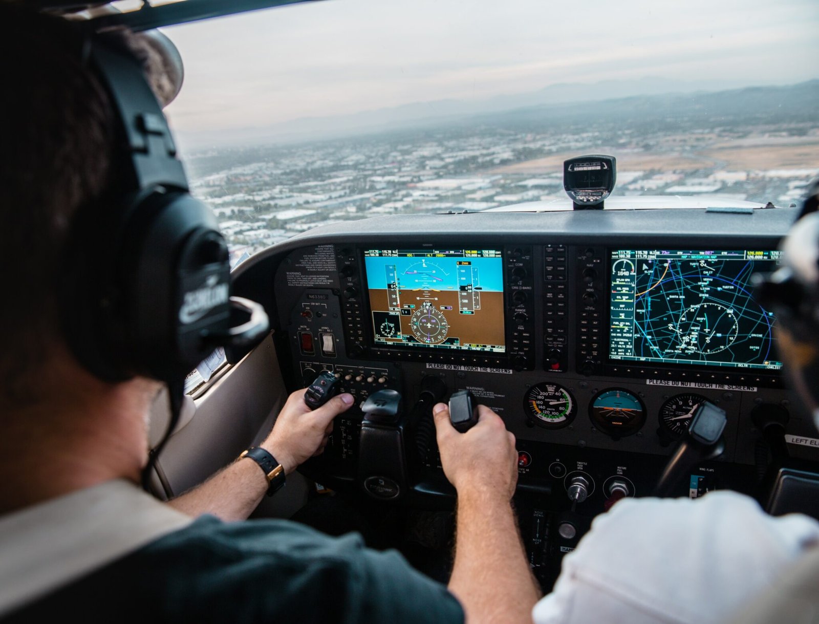 How Do Planes Turn? | Everything Aviates
